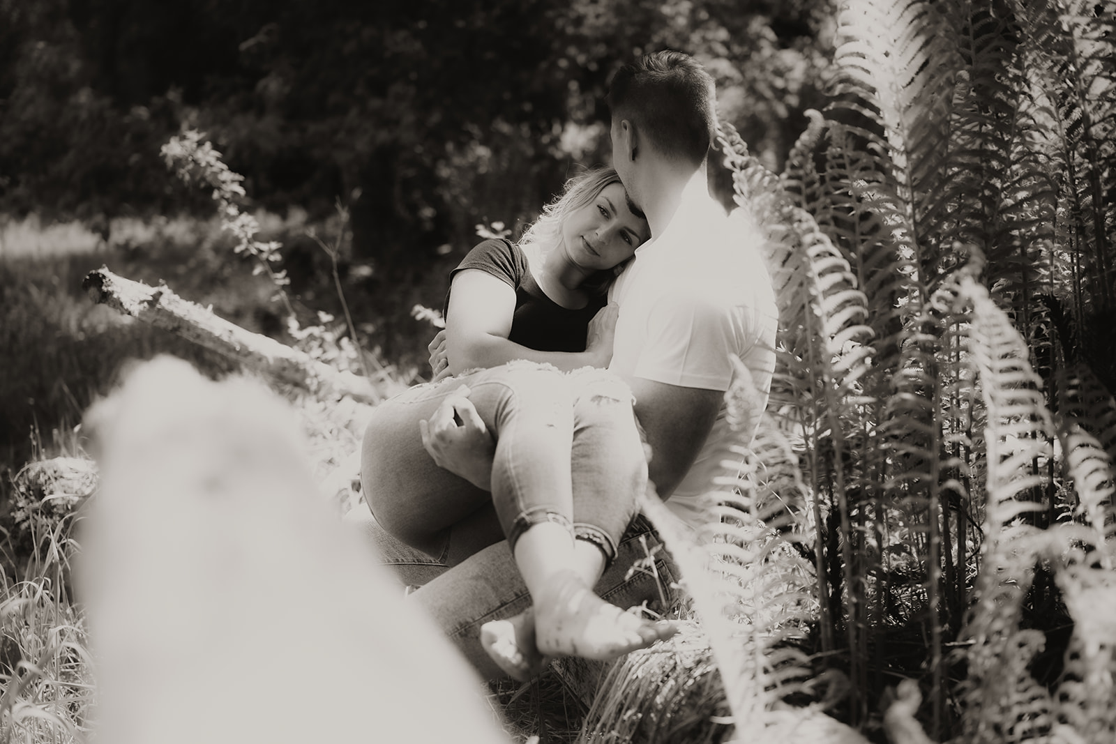 Couple Posing Prompts: Must-Try Poses and Photography Tips