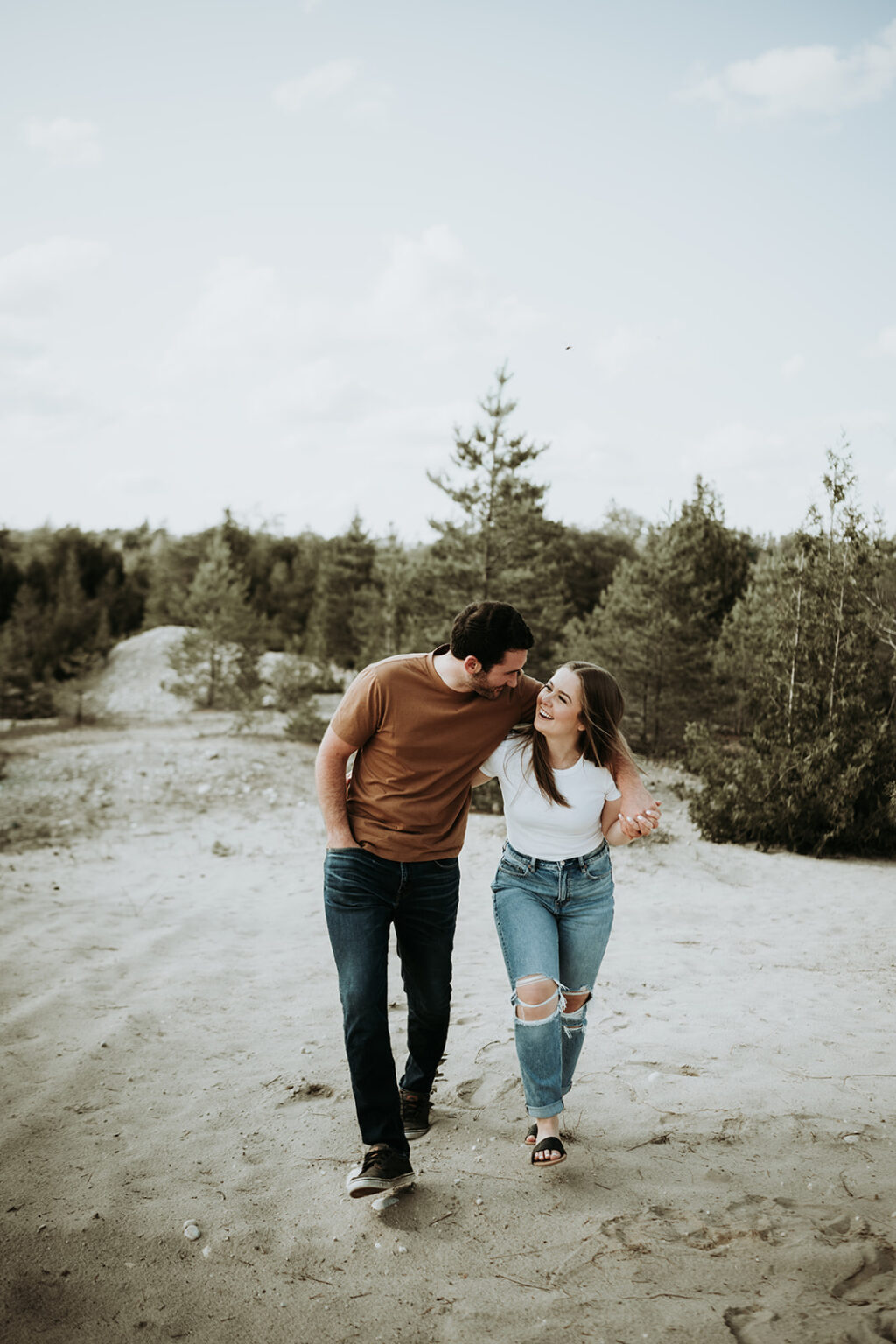 Couple Posing Prompts: Must-Try Poses and Photography Tips